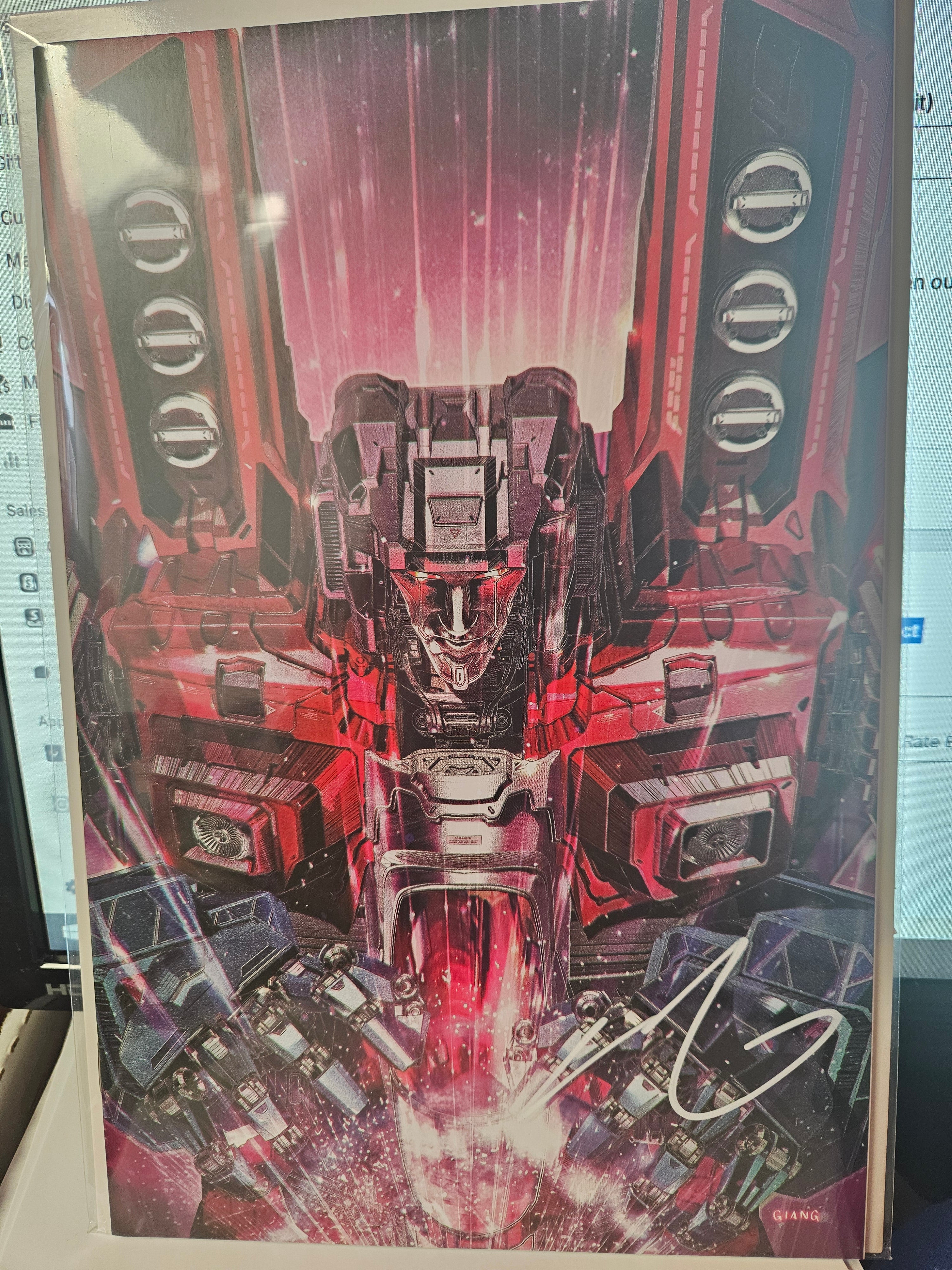 TRANSFORMERS #1 JOHN GIANG EXCLUSIVE VIRGIN VARIANT SIGNED BY JOHN GIA